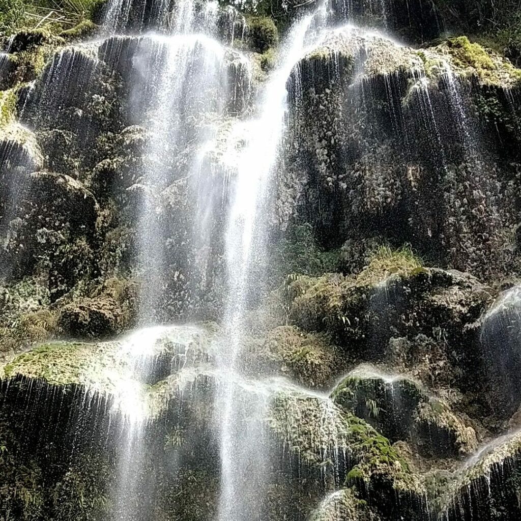 Tumalog Falls (Oslob, Philippines) | Choose Your Adventure